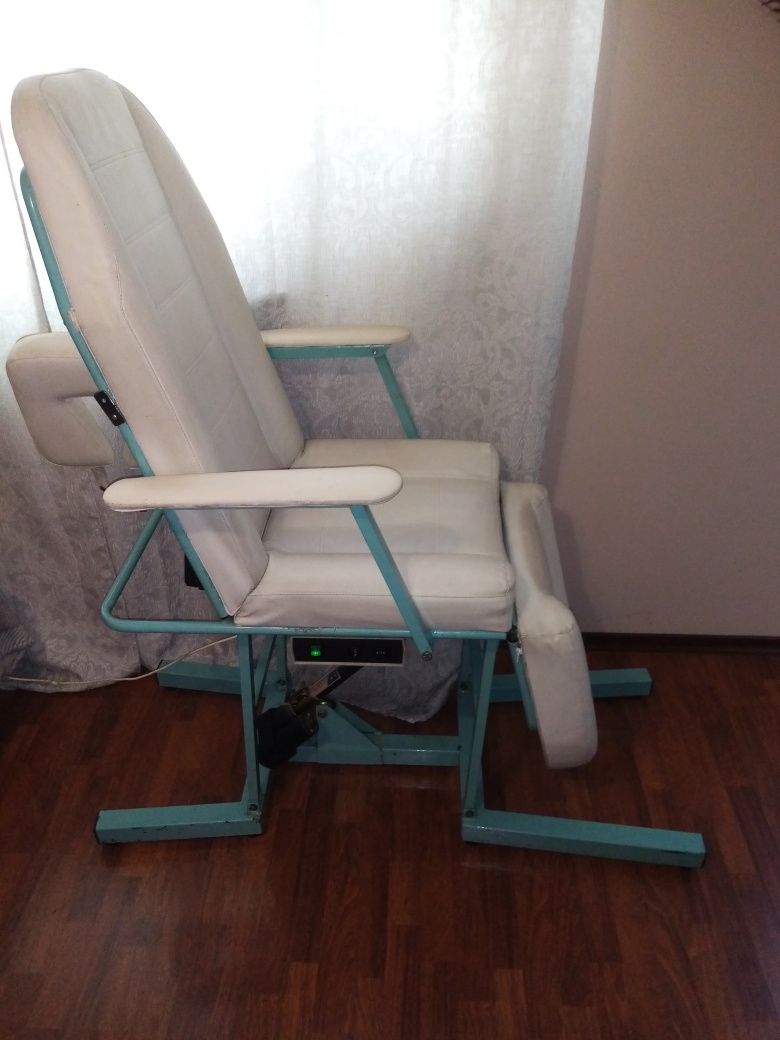 Хидравлична електрическа кушетка гр. София Люлин 10 • OLX.bg