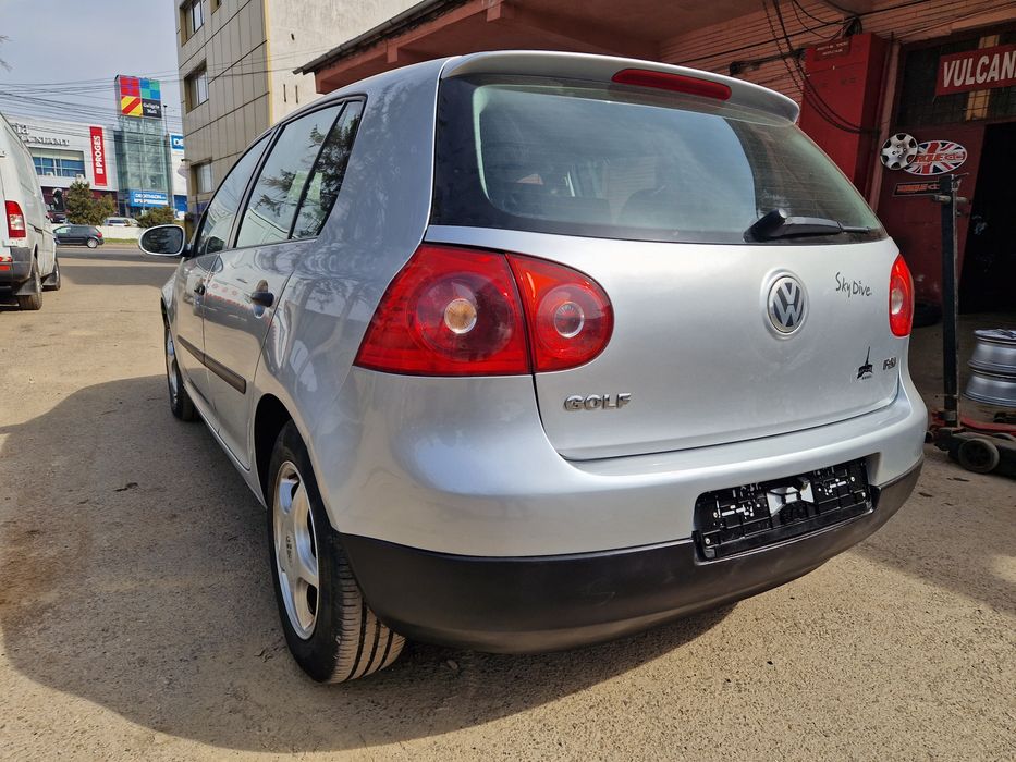 VOLKSWAGEN golf 5, 1,4benzină Piatra Neamt • OLX.ro