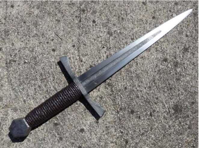 Sabii si Pumnale forjate la comanda Bucuresti Sectorul 2 • OLX.ro
