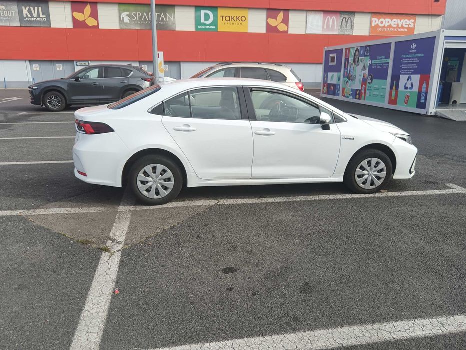 Corolla 2020 1.8 HYBRID 15500 Euro pret FIX Bucuresti Sectorul 6 • OLX.ro