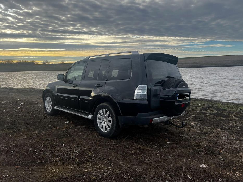 Mitsubishi pajero 4 autoutilitar Bucuresti Sectorul 2 • OLX.ro