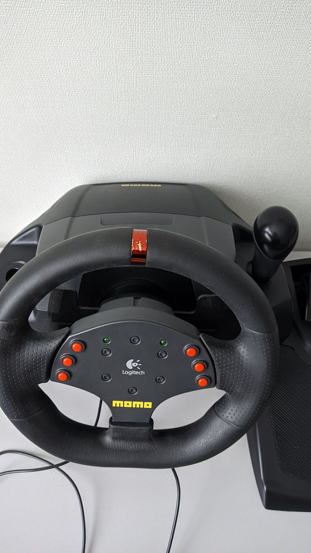 Игровой руль Logitech Momo racing - Приставки Астана на Olx