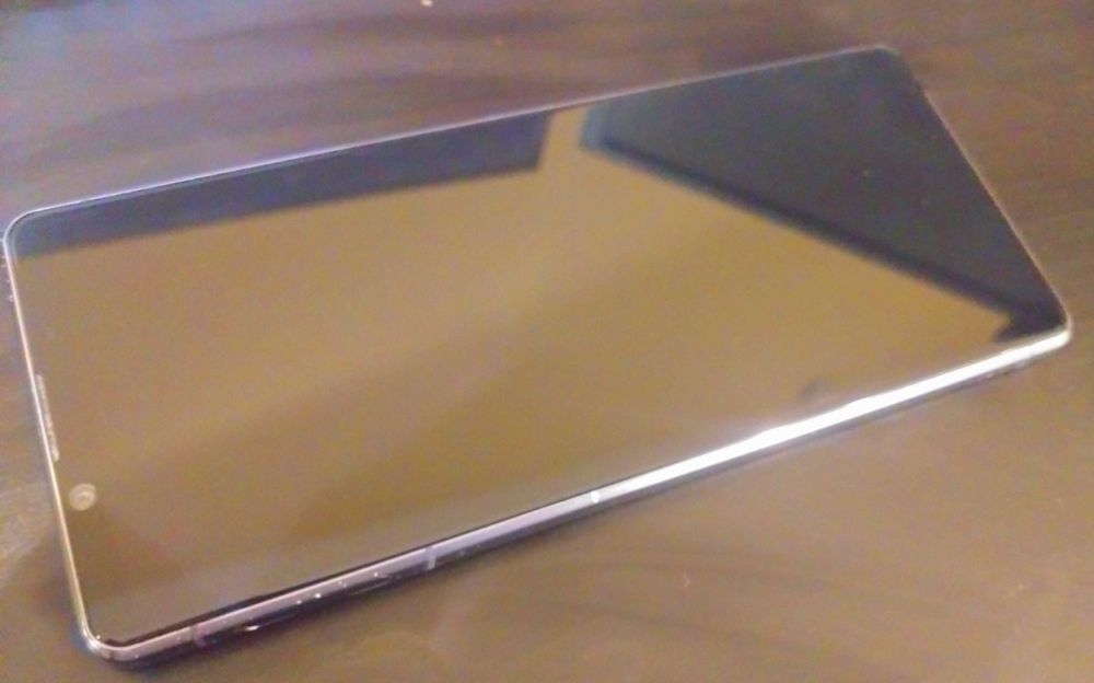 Sony Xperia 1 II (XQ-AT51) (256GB 8GB RAM) гр. София Хладилника • OLX.bg