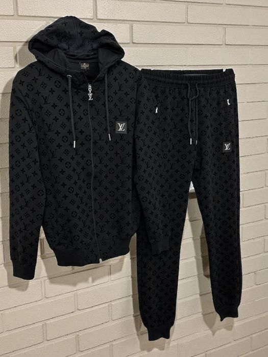 Trening barbati Hugo Boss Armani LV D&G Arad • OLX.ro