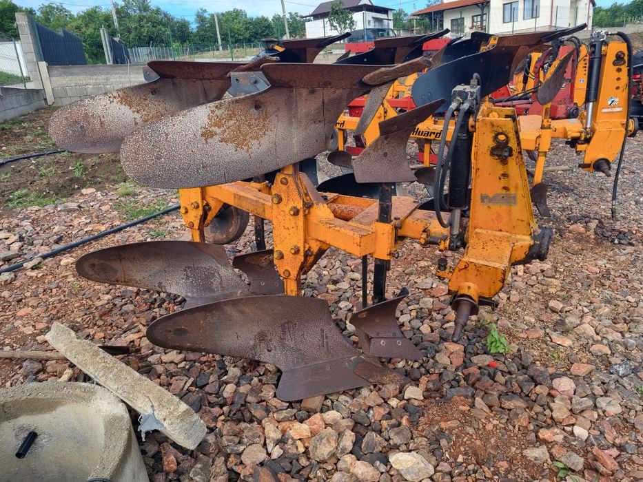 Plug Reversibil Huard Tr65T 2 brazde Chiesd • OLX.ro