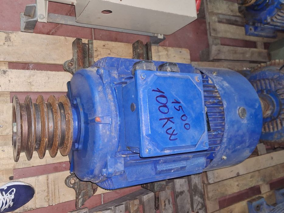 Vând motor trifazic Ciugud • OLX.ro