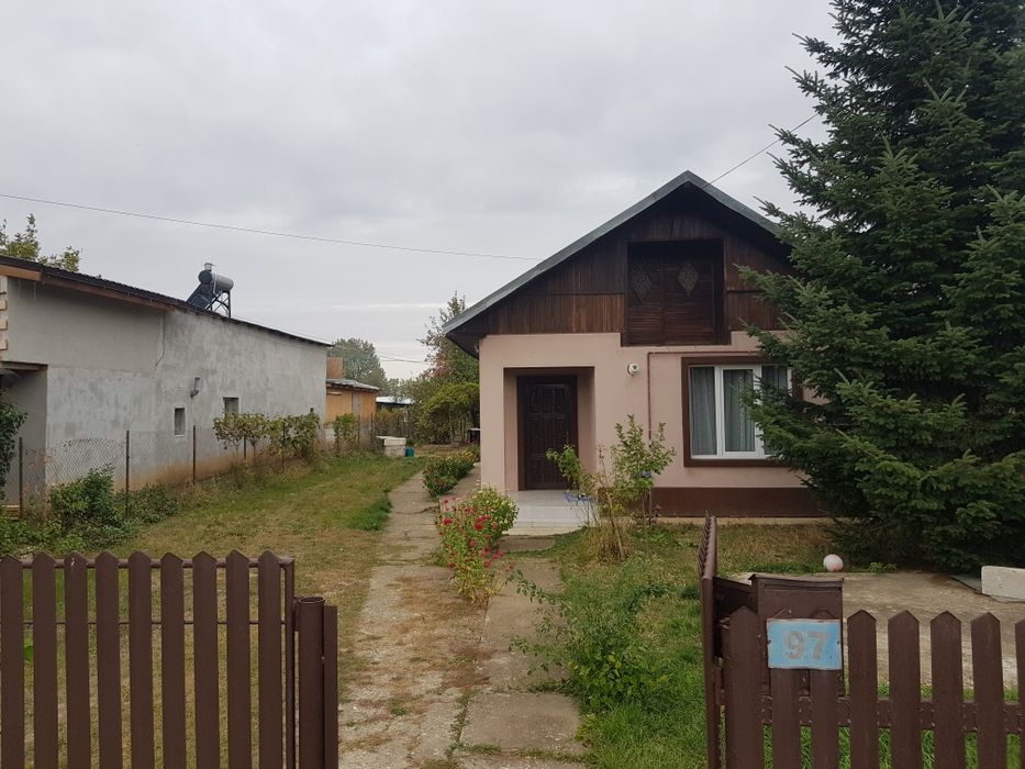 Vând casa în comuna Peris Peris • OLX.ro