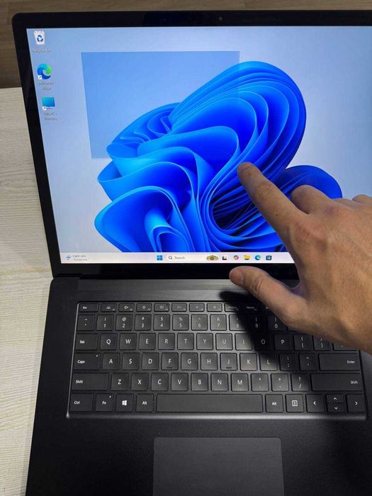 Microsoft Surface 4 BLACK 15.5 2K IPS Sensor i7 1065G7 16GB/256GB NVMe ...