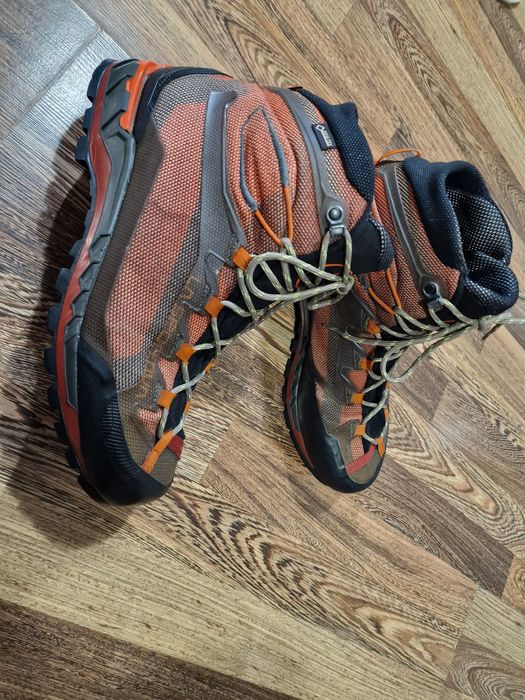 Bocanci Lasportiva Trango- Tech 44 Oradea • OLX.ro