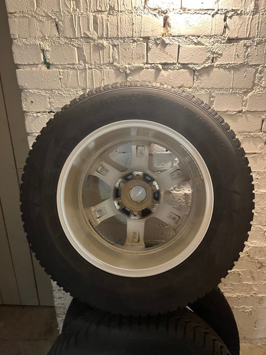 Jante cu anvelope iarna Toyota Hilux/Land Cruiser Cugir • OLX.ro