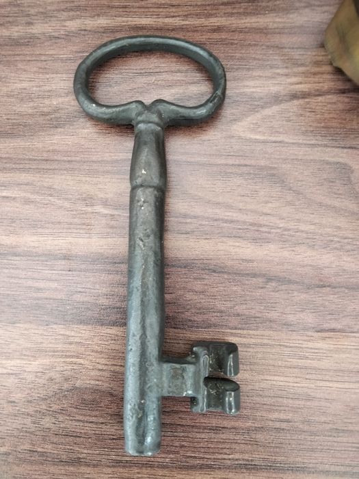 Cheie din bronz,veche Arad • OLX.ro