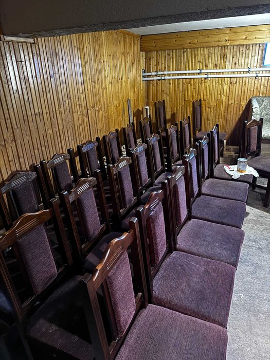 Mese si scaune din lemn pentru restaurant Hateg • OLX.ro