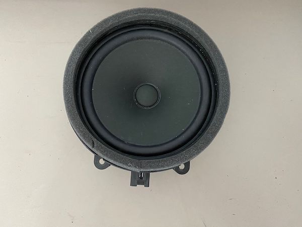 Boxa difuzor audio Volvo XC90 XC60 S60 V60 S90 2015+ 31350425 Baia • OLX.ro