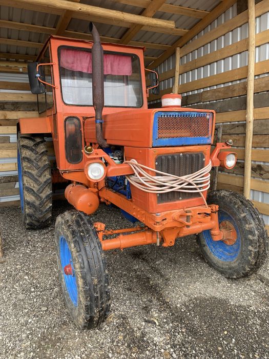 Vand tractor U650 Resita • OLX.ro