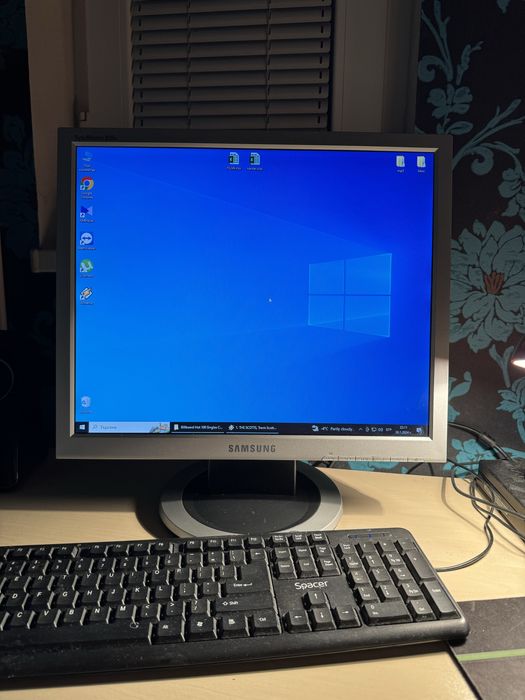 Samsung 19’’ 920N гр. София Център • OLX.bg