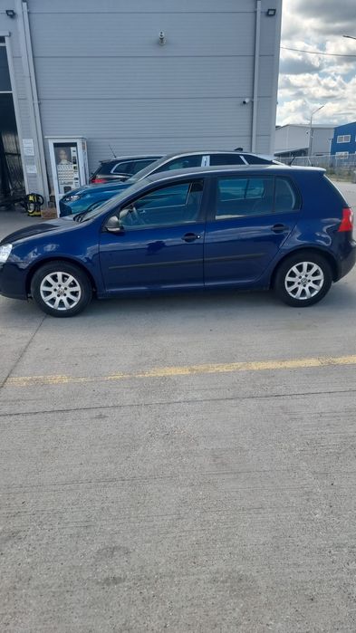Vând golf 5 1.6 benzina + GPL Pitesti • OLX.ro