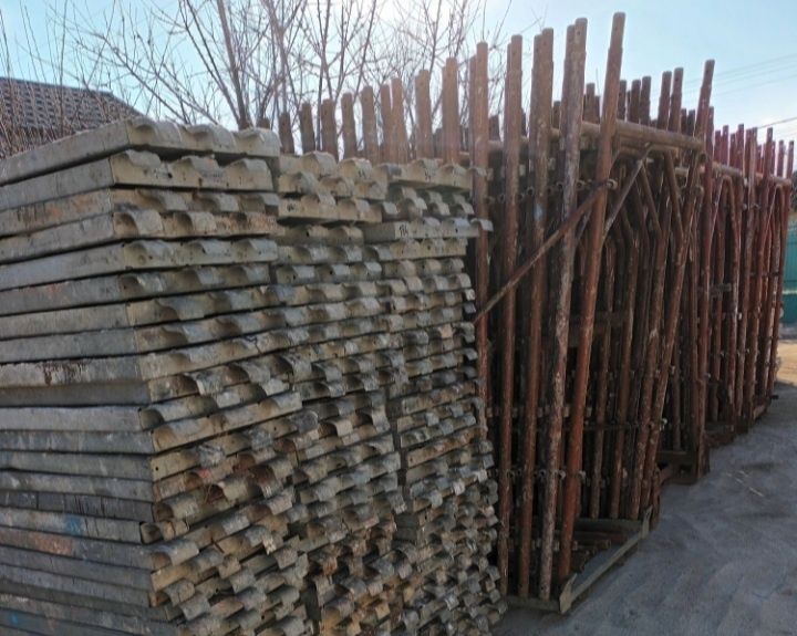 Se vinde schela metalica italiana Valenii de Munte • OLX.ro