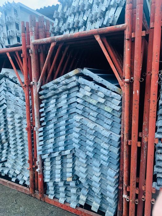 Schela metalică - Panou cofraj Doka - Vând Suceava • OLX.ro