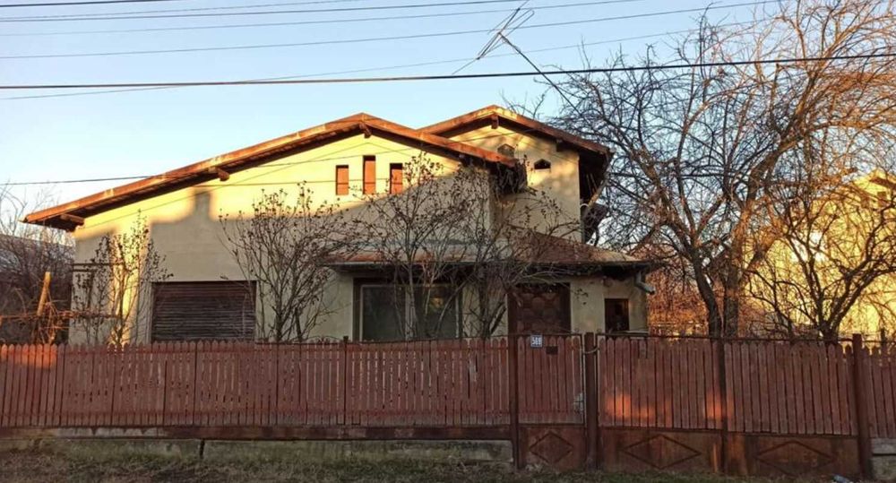 Casă cu grădină de vânzare în Blejoi Blejoi • OLX.ro