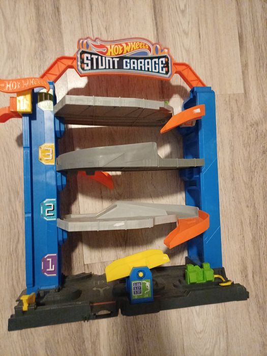 Parcare hotwheels Catelu • OLX.ro