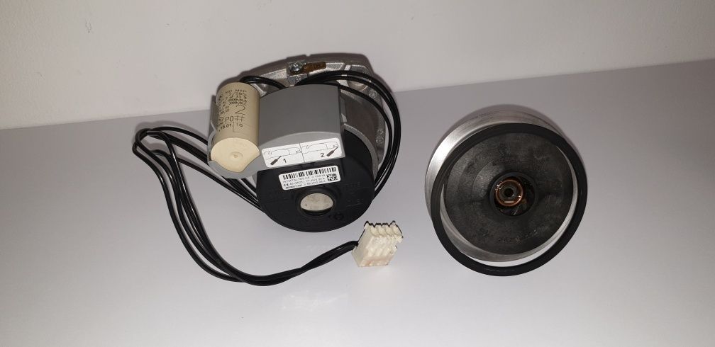 Pompa Wilo INTMTSL 15/5 HE -2 Centrala termica Ariston Clas Genus Dej ...