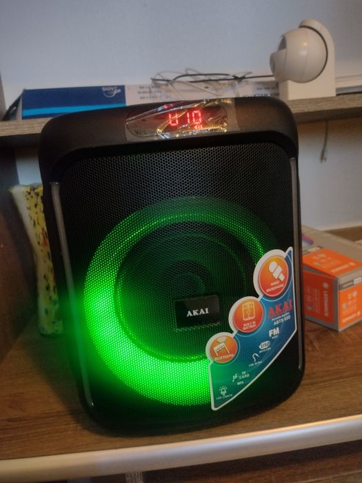 Vand boxa portabila akai cu microfon nou Satu Mare • OLX.ro