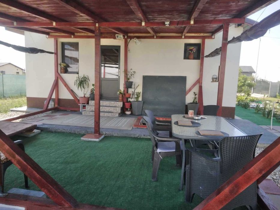 Vand casa curte Popesti • OLX.ro