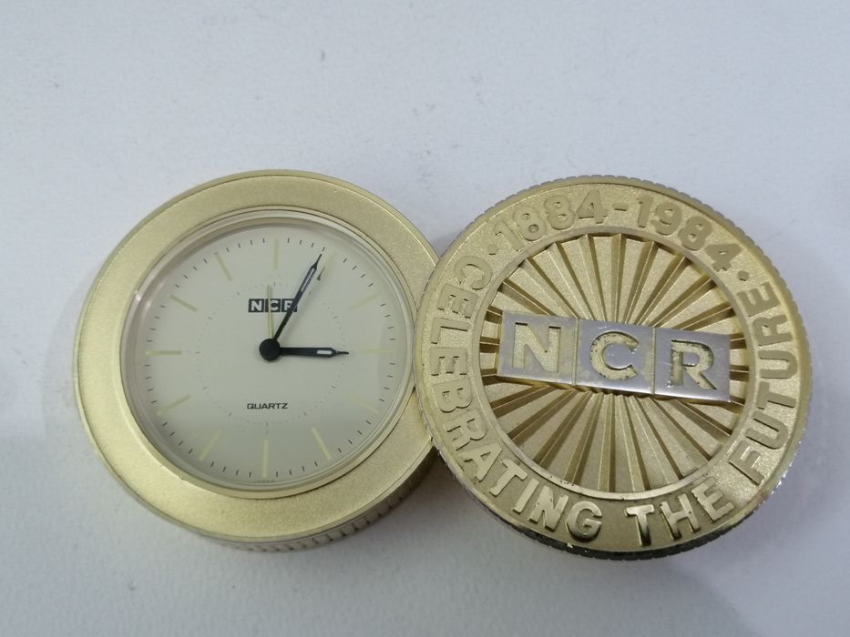 Ceas de masa vintage comemorativ Lugoj • OLX.ro