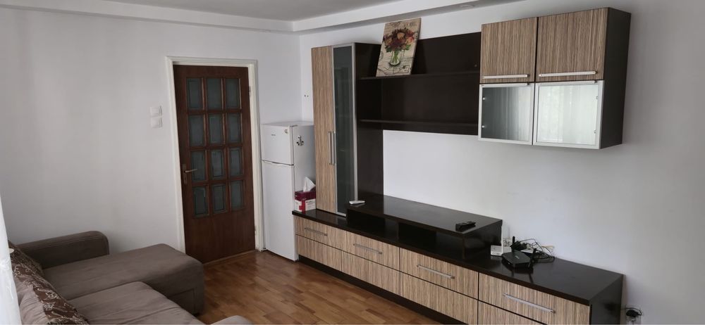 Inchierez apartament 3 camere zona Titan/Piata Salajan Bucuresti ...