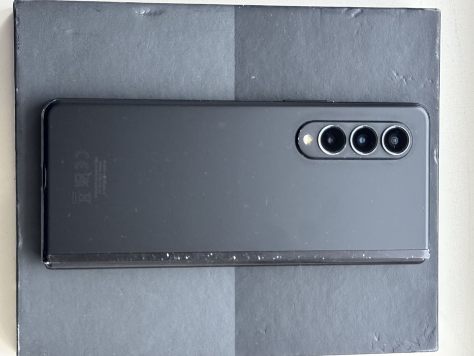 Samsung Galaxy Z Fold 3 512Gb - Мобильные телефоны / смартфоны Сарыкамыс на Olx