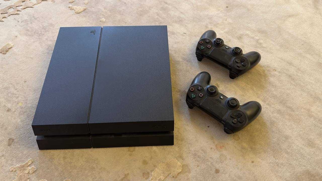 PlayStation 4 (400 GB) + 9 дисков с играми: 200 у.е. - Приставки ...
