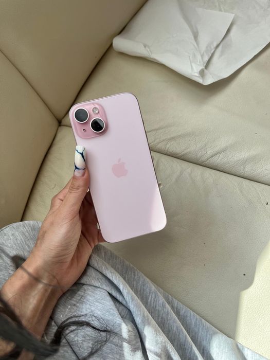 Iphone 15 roz 128 GB Smeura • OLX.ro