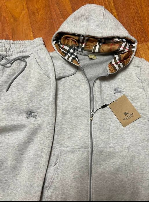Trening bărbați Burberry Pascani • OLX.ro