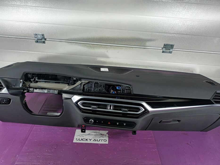 Plansa de bord bmw g20 lci face lift 2024 Husi • OLX.ro