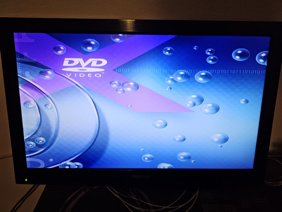 Televizor toshiba lcd 56 cm cu dvd si televizor monitor tv lg 56 cm ...