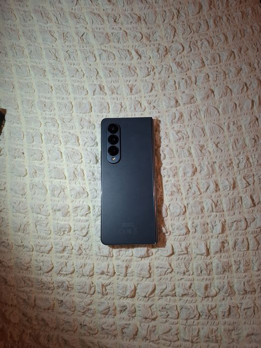 Vând Samsung Galaxy Z Fold 4 Sarbi • OLX.ro