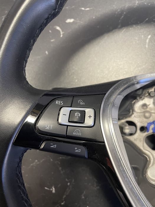 Volan passat b8 golf 7 arteon tiguan highline Timisoara • OLX.ro