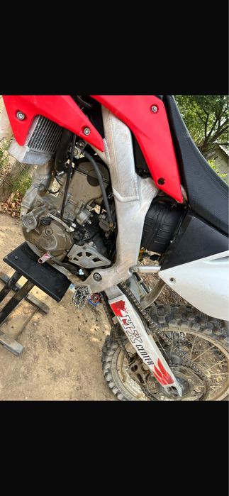 Honda crf 250 cc Sendreni • OLX.ro
