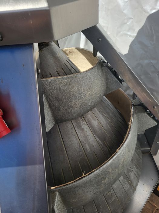 Masina de modelat aluat de paine rotund Pietrisu • OLX.ro