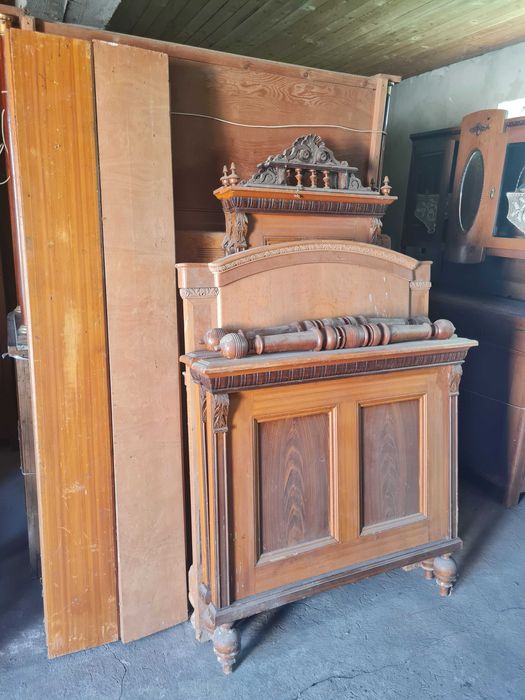 Mobila Veche+paturi Bulgarus • OLX.ro