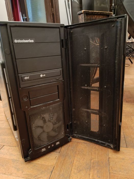 Unitate PC AMD FX 8350, 24 gb RAM, Carcasa Steel Series Bucuresti ...