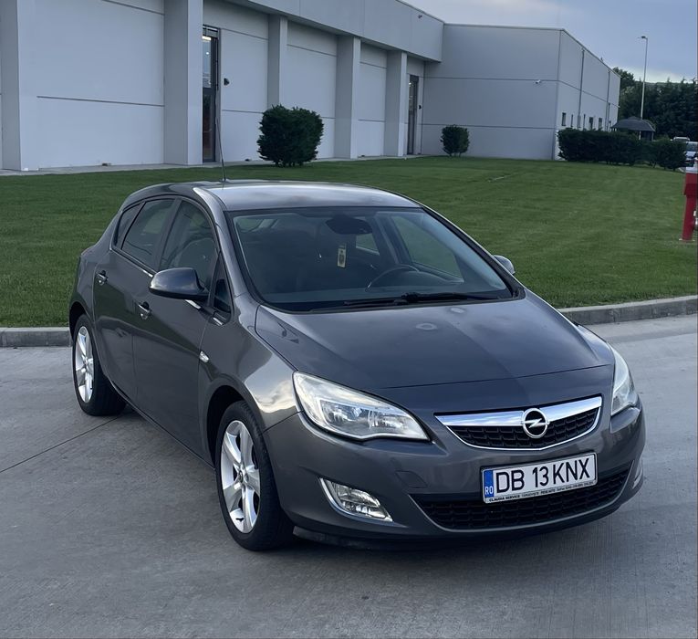 Opel astra J gpl Targoviste • OLX.ro