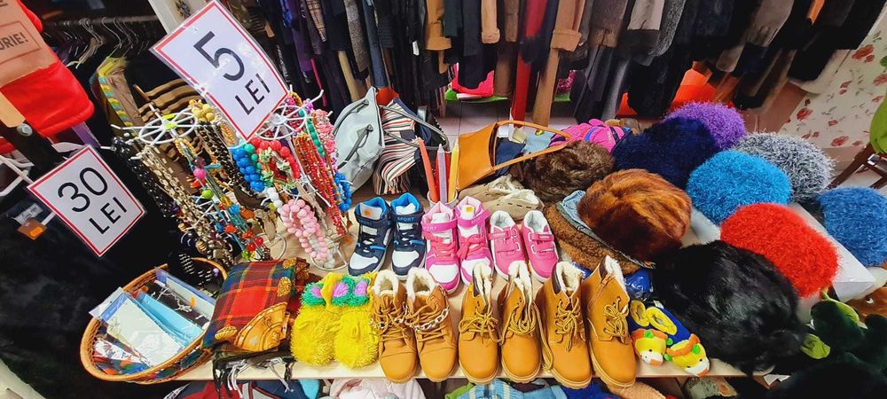 Haine (aproape) NOI Second Hand, curate, parfumate si bine sortate ...