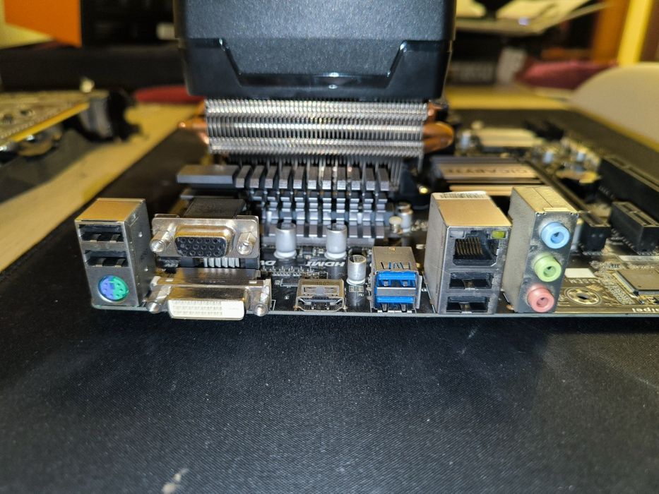 Kit AMD FX-8350 + Gigabyte MB + 16 GB DDR3 Bucuresti Sectorul 4 • OLX.ro