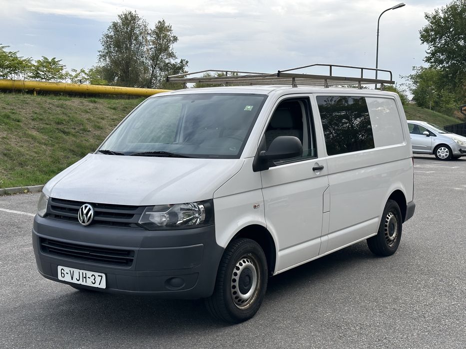 VW Transporter T5 2.0 Tdi Euro 5 cu 6 Locuri si Marfa Ramnicu Valcea • OLX.ro