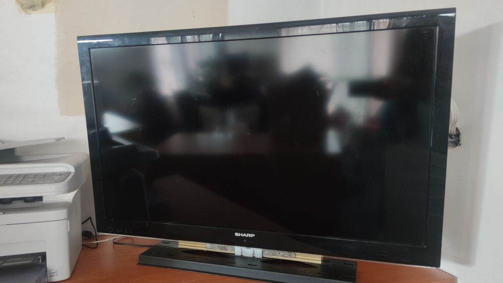 Телевизор Sharp, 39 инча с. Мрамор • OLX.bg