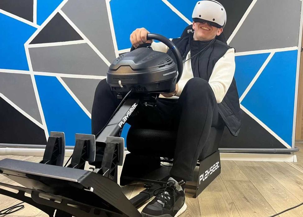 PLAYSEAT simracing simulator fanatec logitech Brasov • OLX.ro