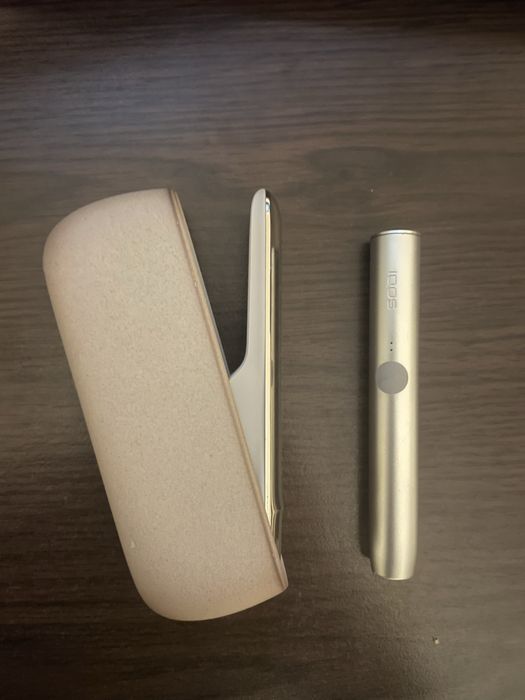 Iqos iluma gold cu pen Iasi • OLX.ro