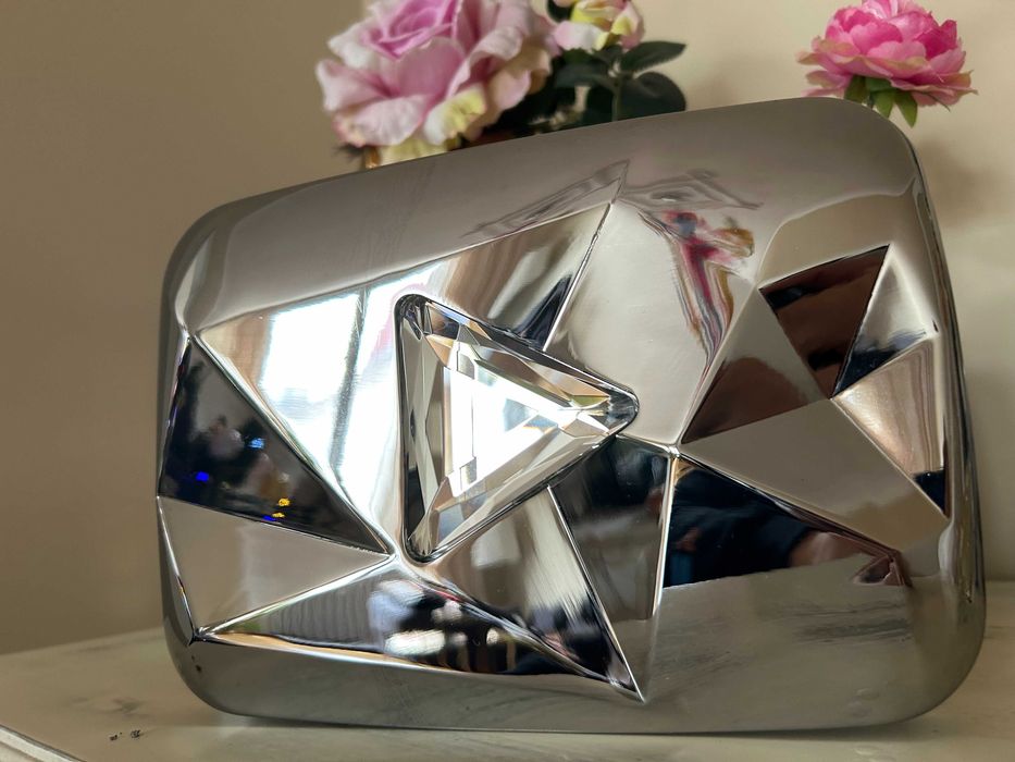 YouTube Diamond Play Button гр. София Иван Вазов • OLX.bg