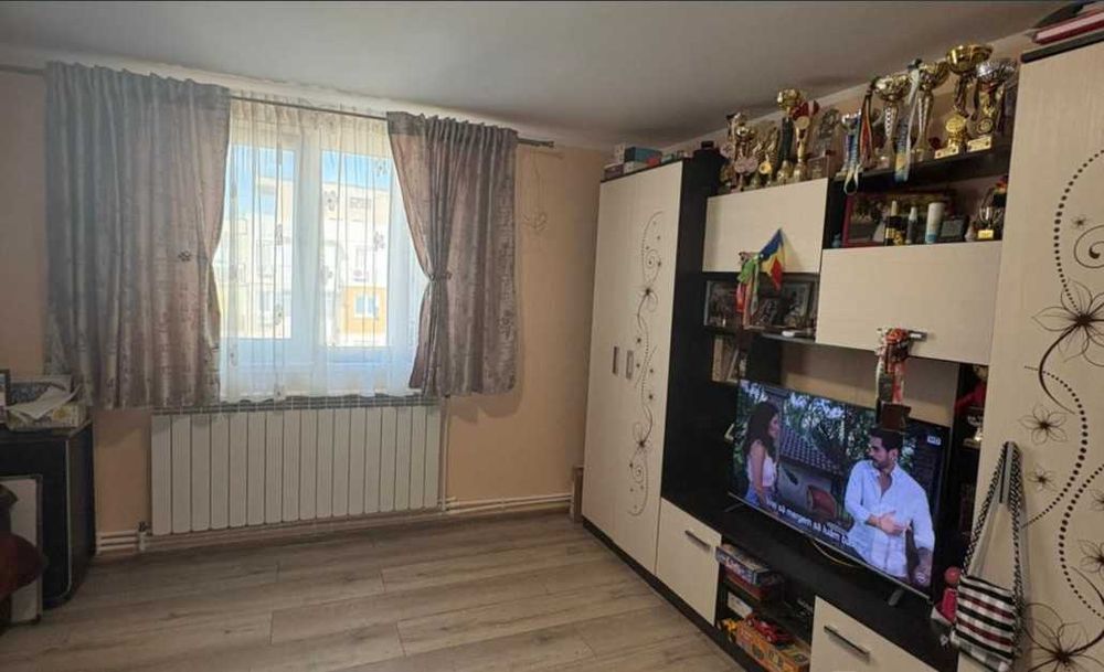Vând apartament 2 camere decomandat Micro 21 Galati • OLX.ro